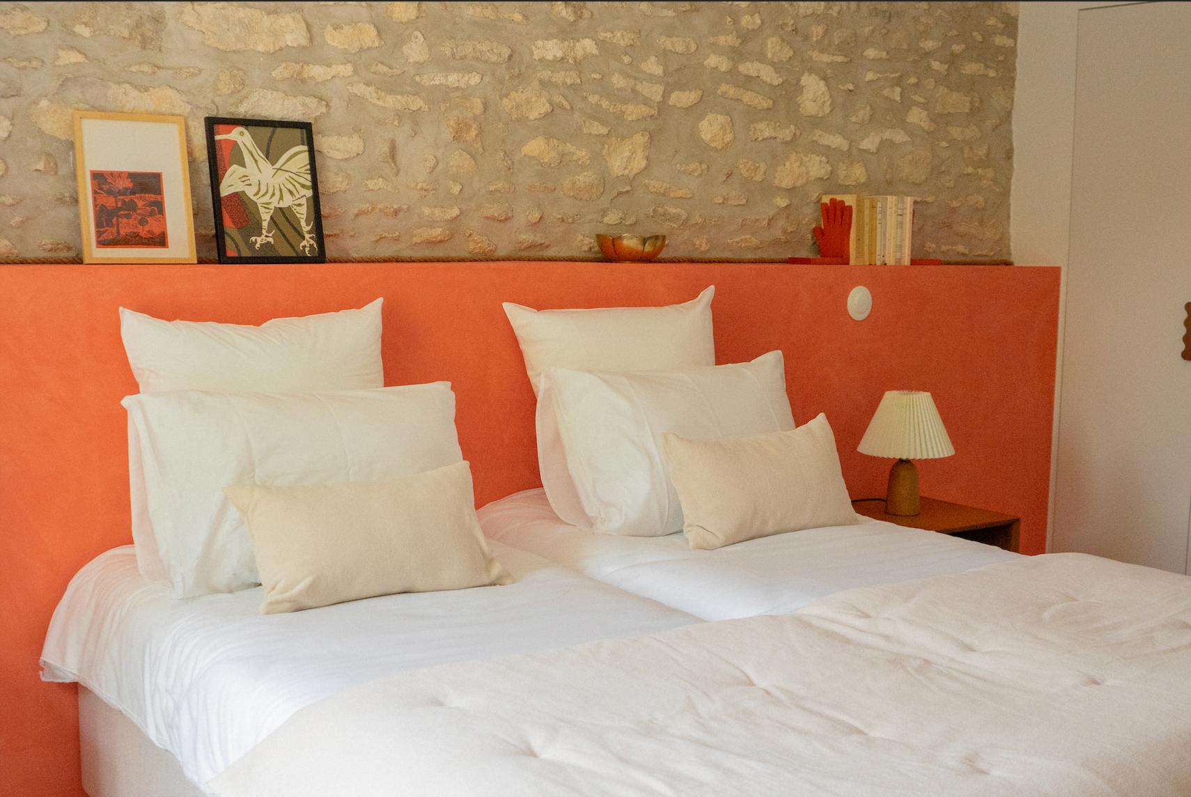 Rental homes with luxurious 5-star bedding (Bonsoirs, of course)